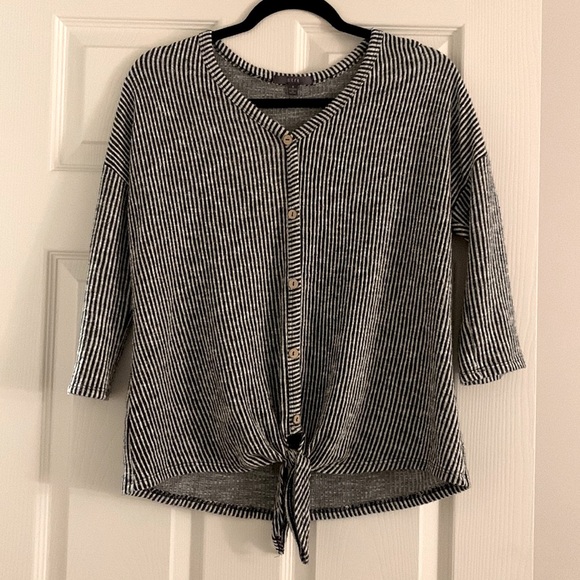 Gyft | Tops | 34 Sleeve Black And White Striped Shirt | Poshmark